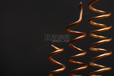 铜弹簧高清摄影大图-千库网