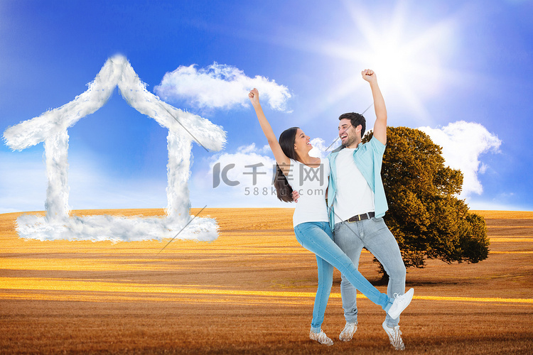 快乐休闲情侣一起欢呼的复合形象高清摄影大图-千库网