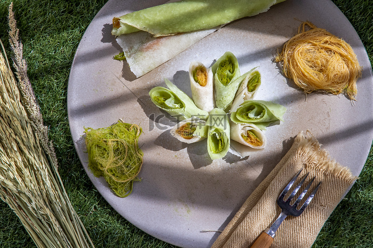 Roti Sai Mai 是用糕点包裹的泰国棉花糖的名称高清摄影大图-千库网