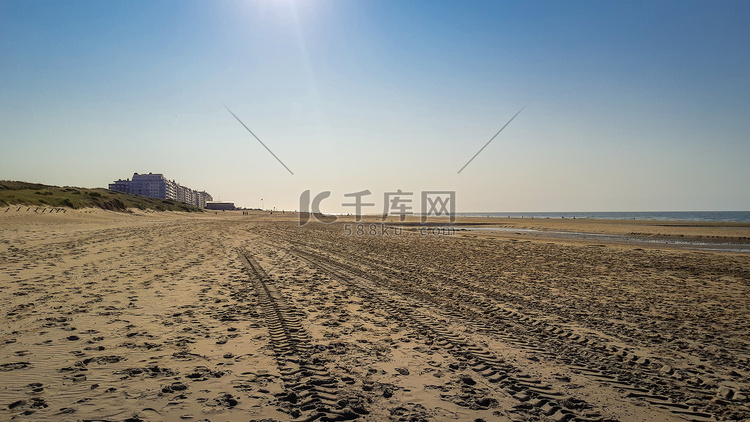 比利时海岸的 Wenduine 海滩在一个美好的印度夏日高清摄影大图-千库网