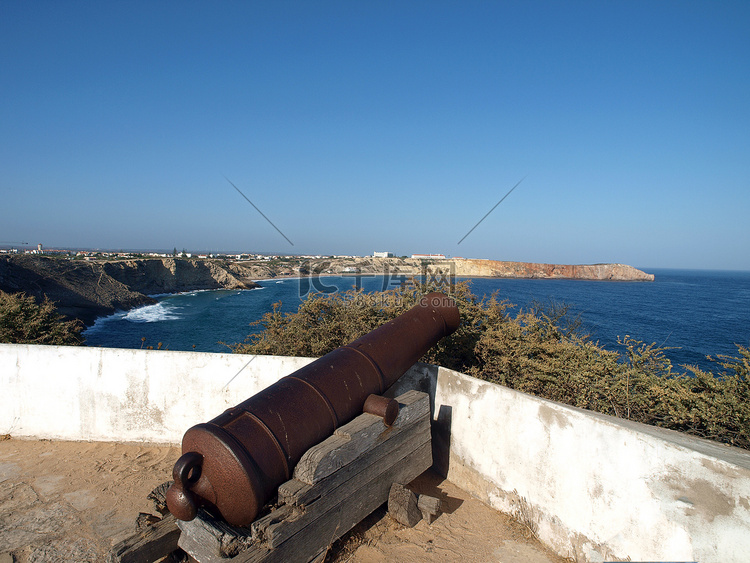 Sagres Point - 堡垒内的大炮高清摄影大图-千库网