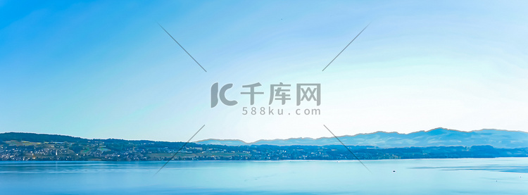 Wollerau 的苏黎世湖、瑞士施维茨州、苏黎世湖、瑞士山脉景观、夏季的蓝水和天空、田园诗般的自然和完美的旅游目的地，是风景艺术印刷品的理想 ...