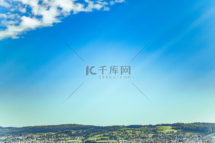 瑞士施维茨州 Wollerau 的瑞士山景、田园诗般的自然背景和完美的旅游目的地，是风景艺术印刷品的理想选择高清摄影大图-千库网