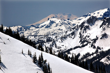 雪山圣海伦斯和山脊线高清摄影大图-千库网