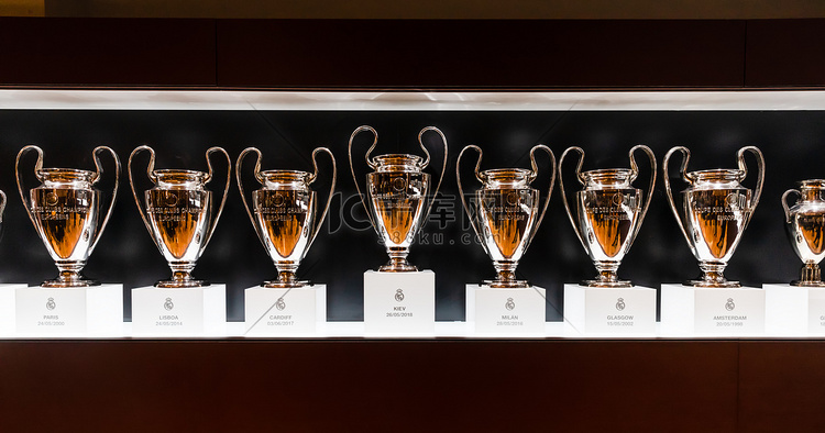 欧洲冠军联赛杯高清摄影大图-千库网