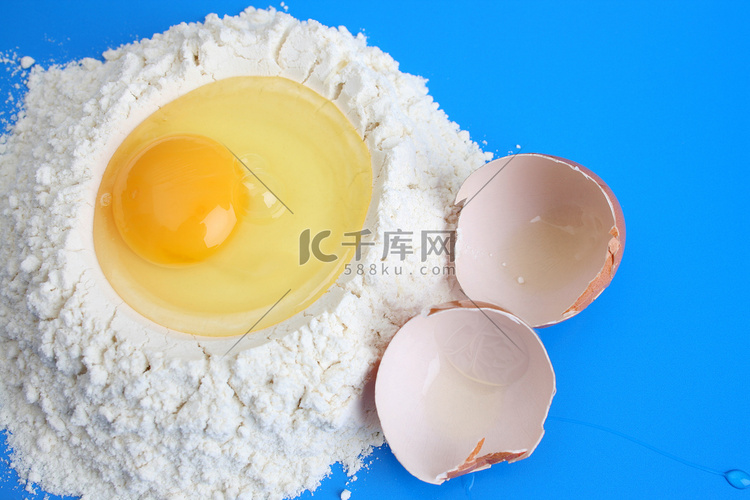鸡蛋和面粉高清摄影大图-千库网