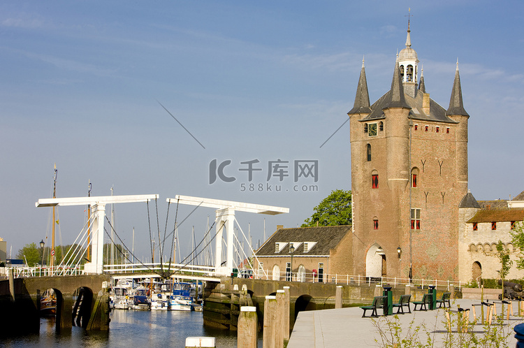 "medieval gate and drawbridge, Zierikzee, Zeeland, Netherlands"高清摄影大图-千库网