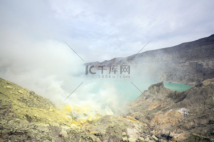 Khawa Ijen 火山硫磺矿高清摄影大图-千库网
