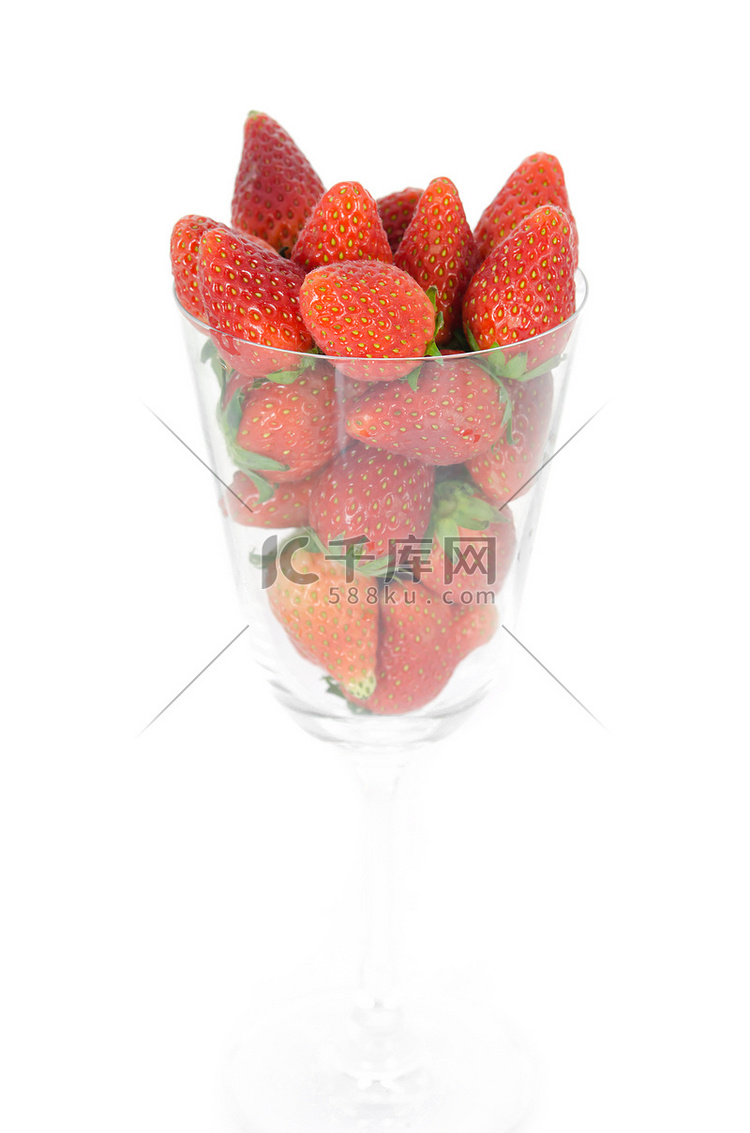 玻璃杯里的水果高清摄影大图-千库网
