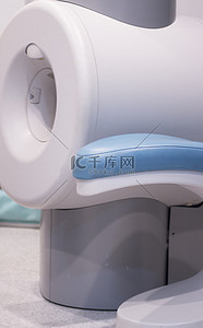 完全开放的 MRI CAT 扫描仪高清摄影大图-千库网