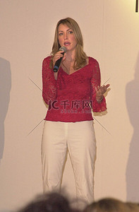 Heather Mills 实体店高清摄影大图-千库网