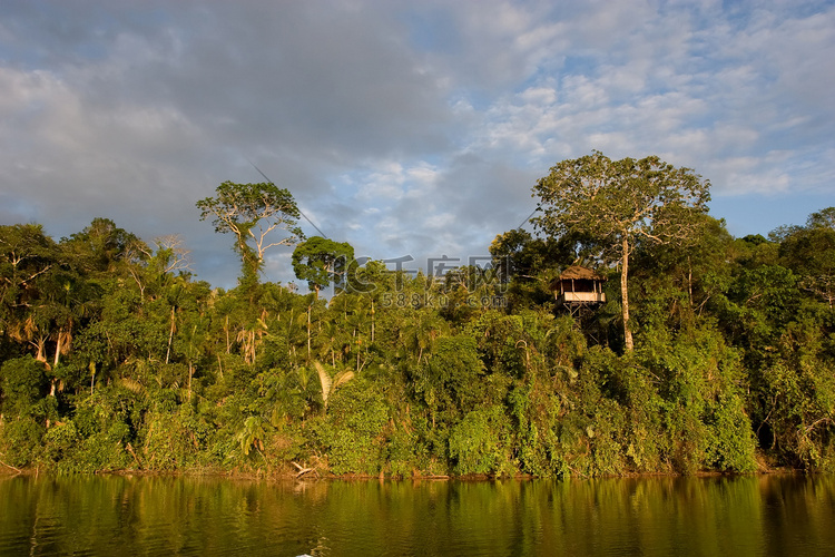 桑多瓦尔湖高清摄影大图-千库网