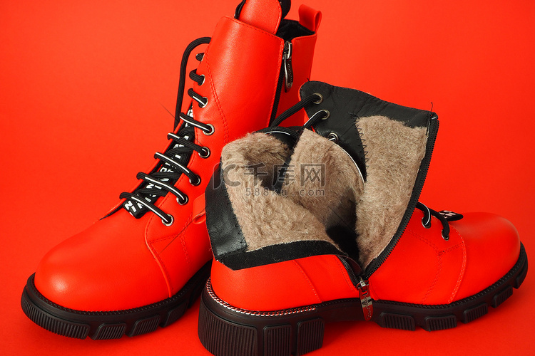 女鞋，时尚红鞋。高清摄影大图-千库网