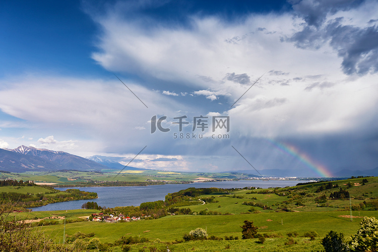 雨后彩虹。高清摄影大图-千库网
