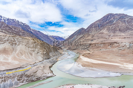 不同颜色的河摄影图片-不同颜色的河摄影作品-千库网