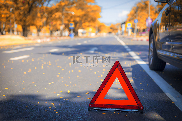 红色三角，红色紧急停车标志，红色紧急标志与高清摄影大图-千库网