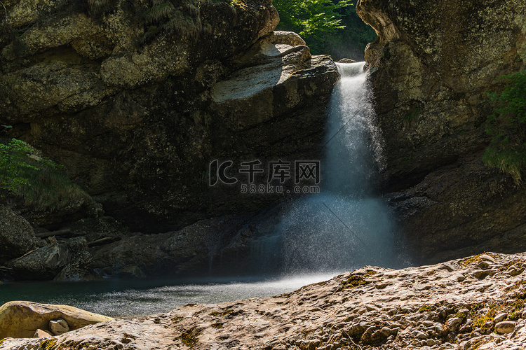 Gunzesried 山谷的 Ostertaltobel高清摄影大图-千库网