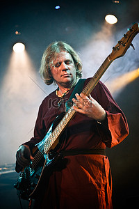 莫斯科-3 月 9 日：Razoom 乐队在马克的 OTV2 现场表演中表演高清摄影大图-千库网