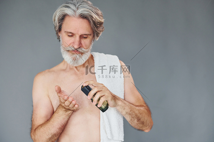 脸庞清新干净。高清摄影大图-千库网