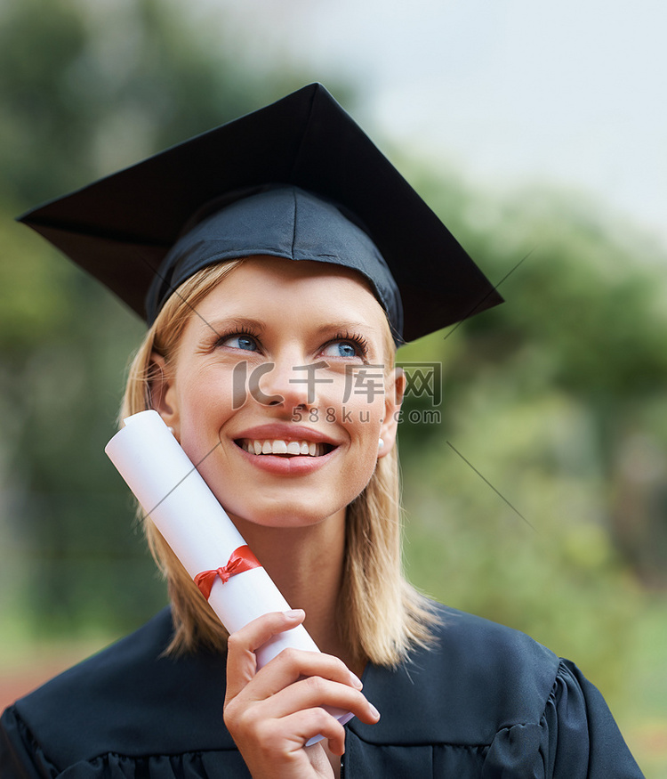 成功让她脸上露出笑容。高清摄影大图-千库网