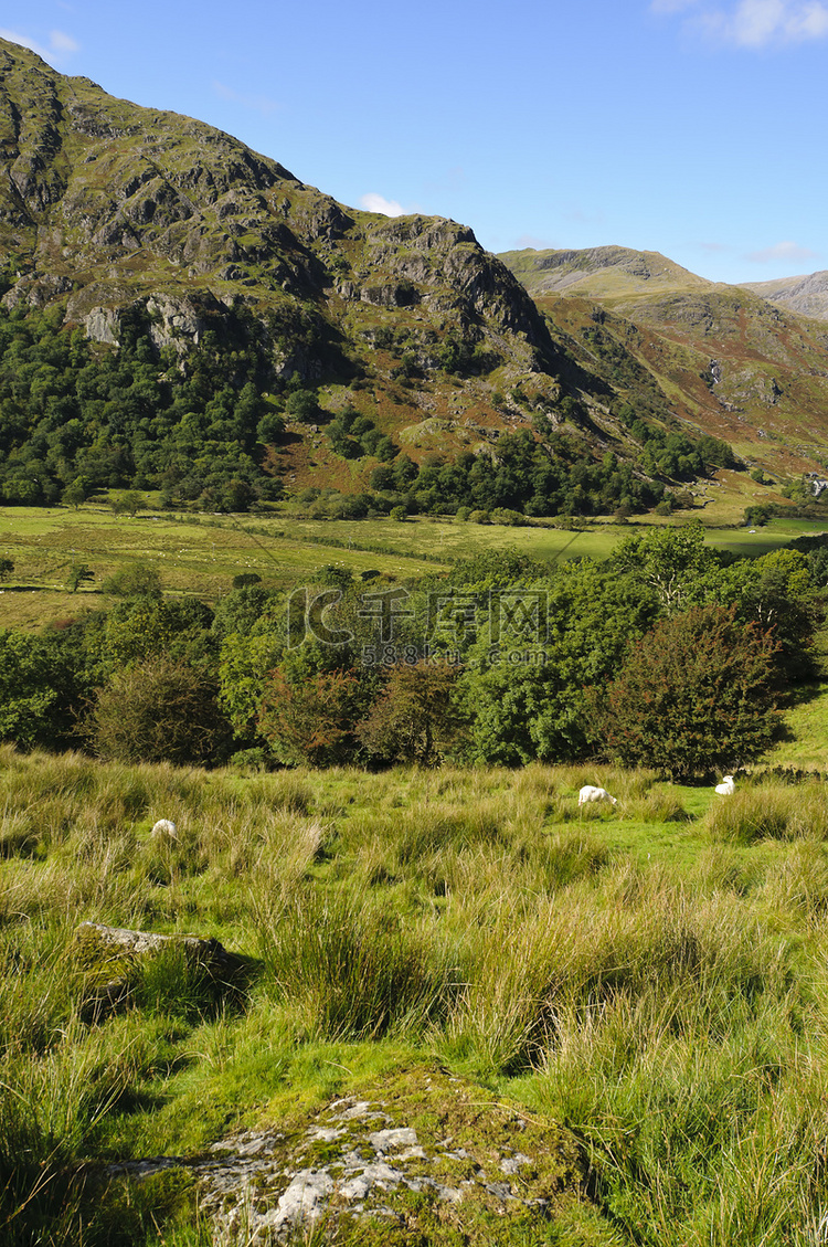 Gallt y Wenallt（来自 Afon Glaslyn）高清摄影大图-千库网