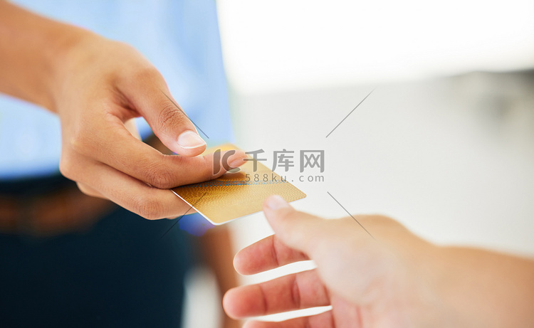 我迫不及待地想把这个带回家。高清摄影大图 千库网