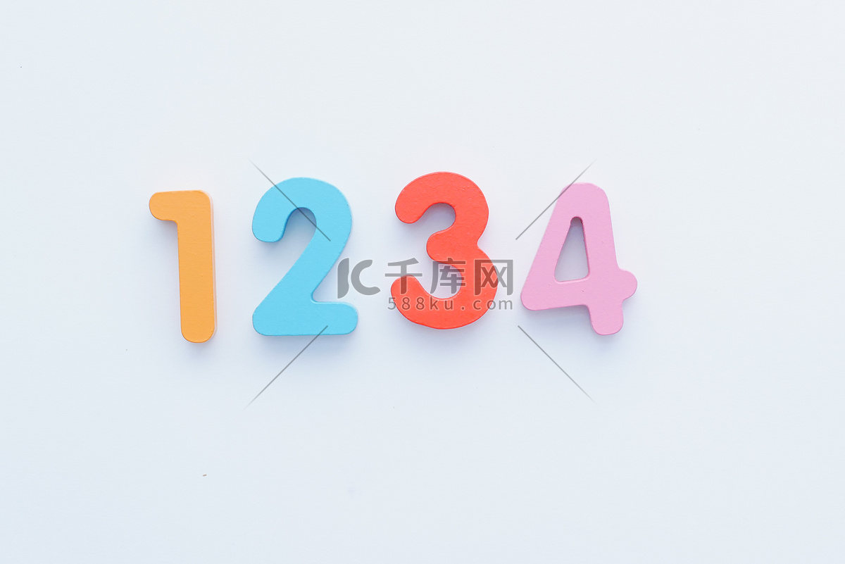 1234 白色背景的玩具块，高清摄影大图-千库网
