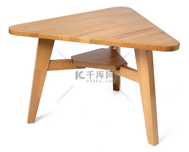 白色背景上的三角形木桌关闭高清摄影大图-千库网