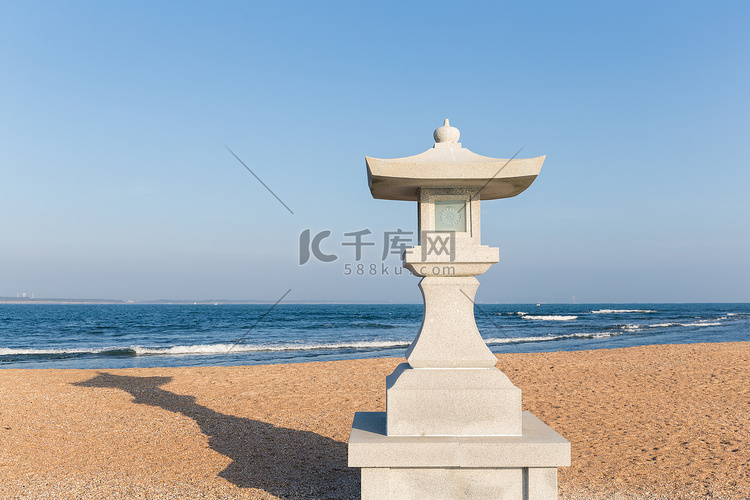 海景和日本灯笼高清摄影大图-千库网