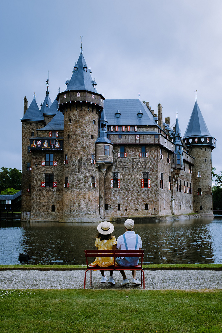 德哈尔城堡 乌得勒支，荷兰德哈尔城堡的景色 Kasteel de Haar 位于荷兰乌得勒支，目前的建筑全部建在原来的城堡上，可追溯至 1892 年高清摄影大图-千库网