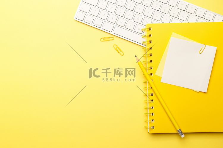 学生或自由职业者工作区高清摄影大图-千库网