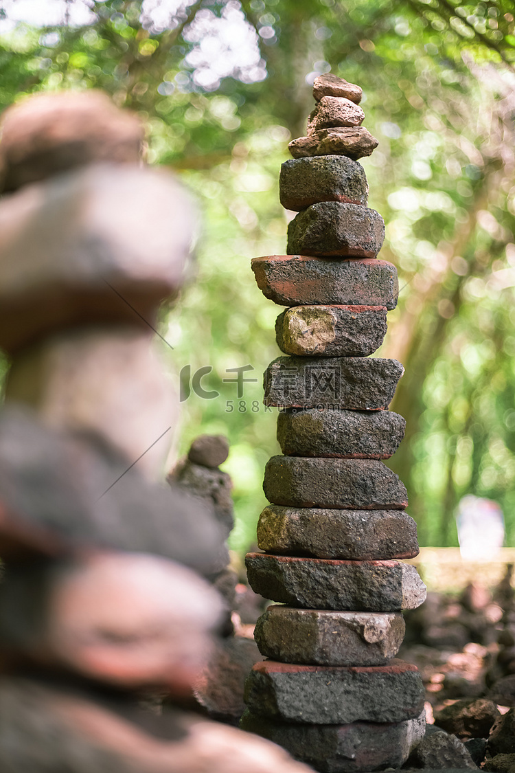 Khao Kradong 旅游景点的一堆石头。高清摄影大图-千库网