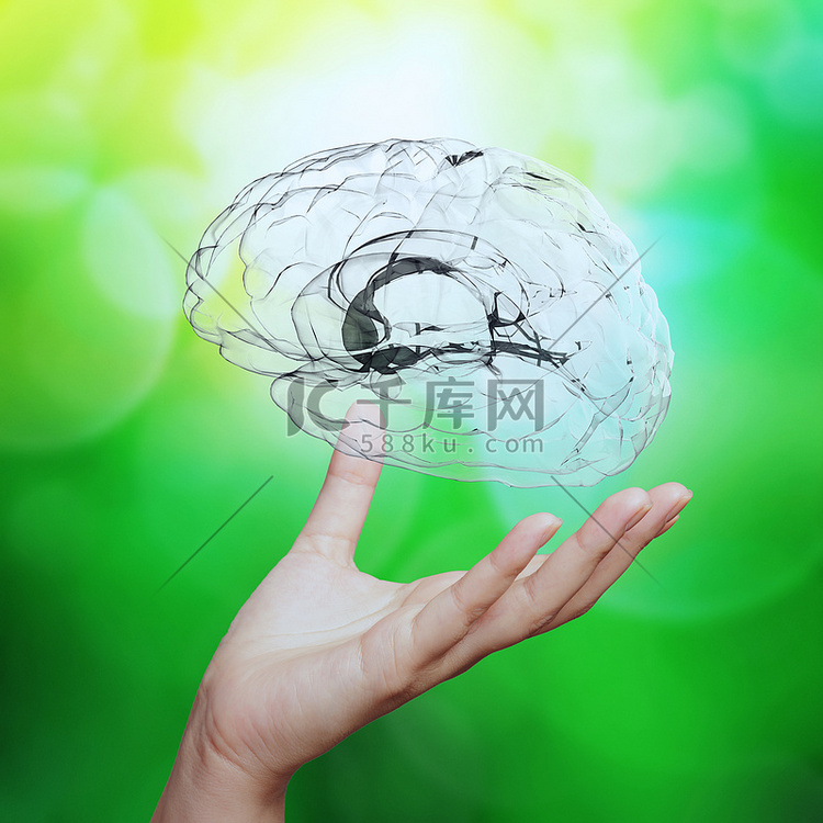 医生手在自然 backg 上显示 3d 玻璃人脑高清摄影大图-千库网