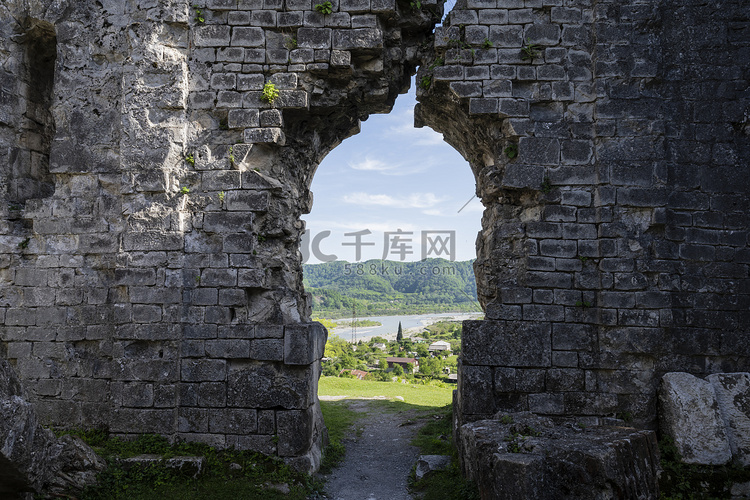 阿布哈兹共和国 Bzyb 寺庙的古代遗址。 高清摄影大图-千库网