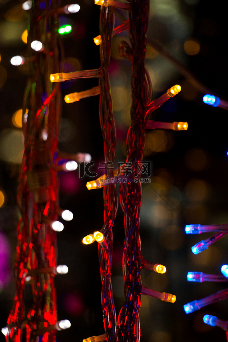 某种类型的圣诞灯和派对灯高清摄影大图-千库网