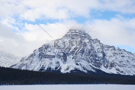 冬天的加拿大山高清摄影大图-千库网