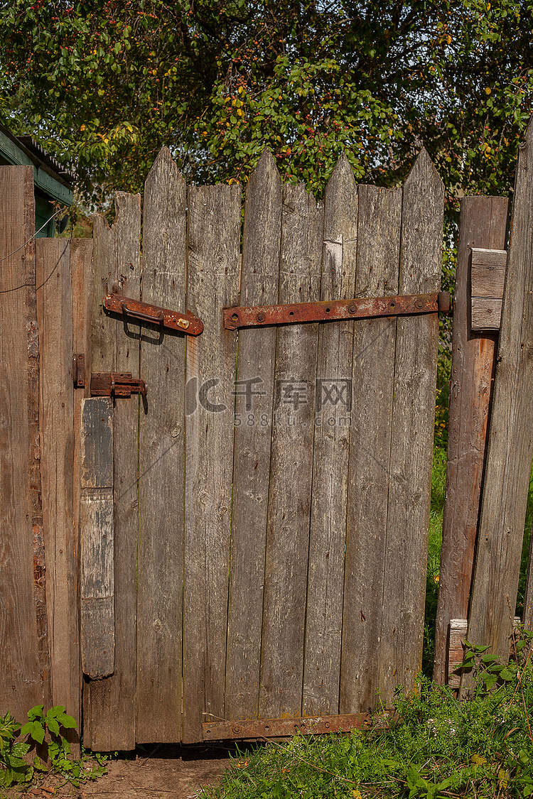 老木门高清摄影大图-千库网