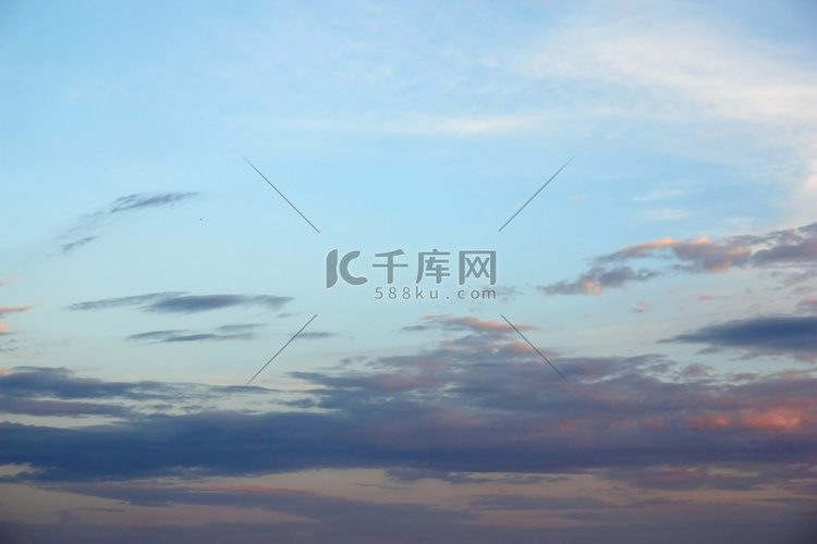 美丽的傍晚天空高清摄影大图-千库网