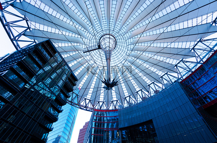 德国柏林波茨坦广场的 Webcob 穹顶高清摄影大图-千库网