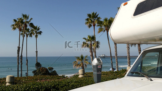 用于公路旅行的房车拖车或大篷车。高清摄影大图-千库网