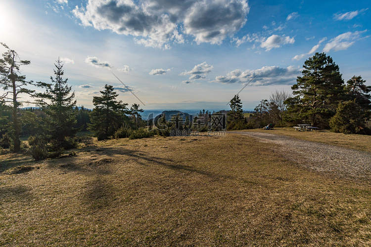 施瓦本阿尔布 (Swabian Alb) 的美妙徒步旅行高清摄影大图-千库网