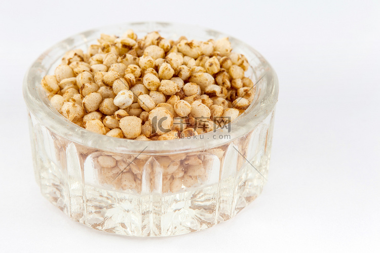 膨化藜麦种子（Chenopodium quinoa）在白色 backg 上分离高清摄影大图-千库网