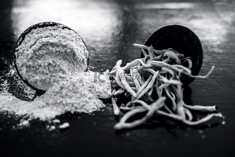 流行的印度和亚洲 Ayurvedic 有机草药 Musli Safed Moosli/ Shaqaqule/ Dholi Musli ...