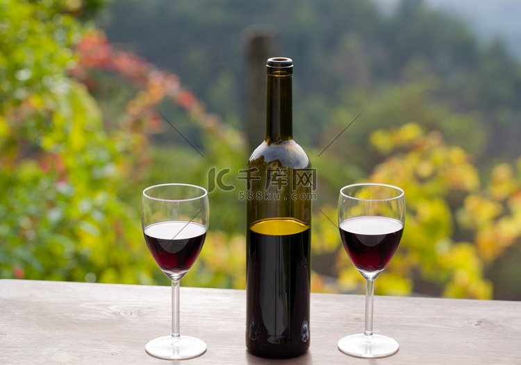 红葡萄酒高清摄影大图-千库网