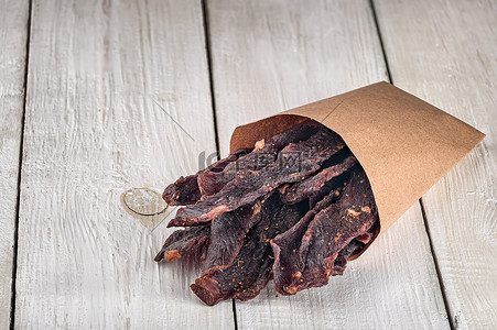 纸袋里的肉干高清摄影大图-千库网