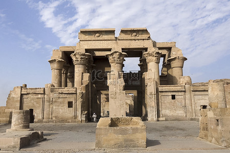 古埃及巨石的建筑物和柱子。高清摄影大图-千库网