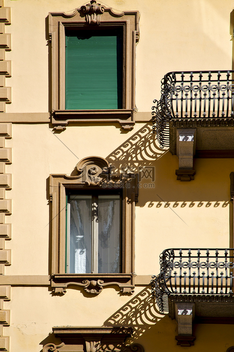 瑞士市中心的旧墙和露台 Swi高清摄影大图-千库网