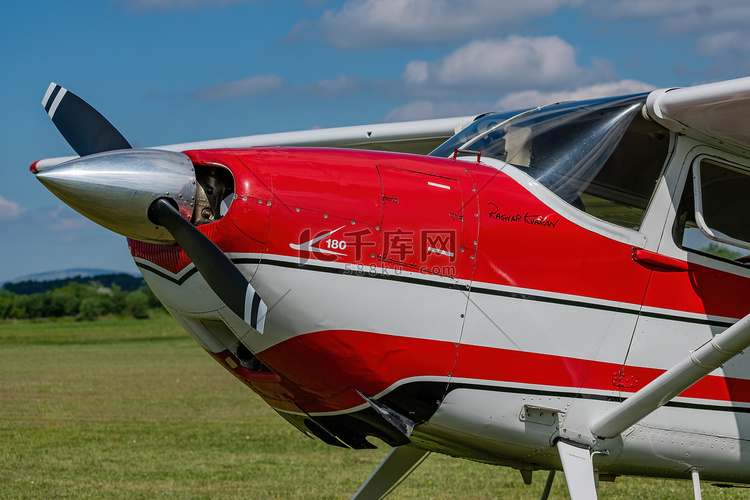 Cessna 180 Skywagon 飞机前部细节高清摄影大图-千库网