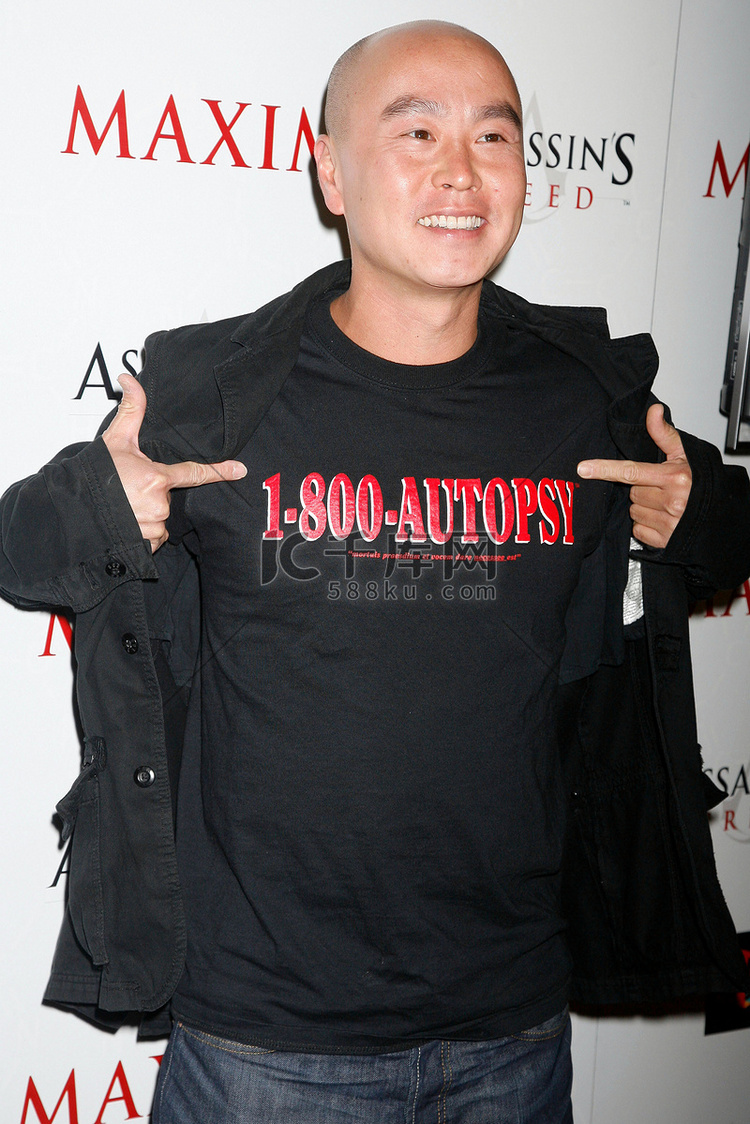 C.S. Lee 在《Maxim》杂志主办的《刺客信条》视频游戏发布会上。高清摄影大图-千库网