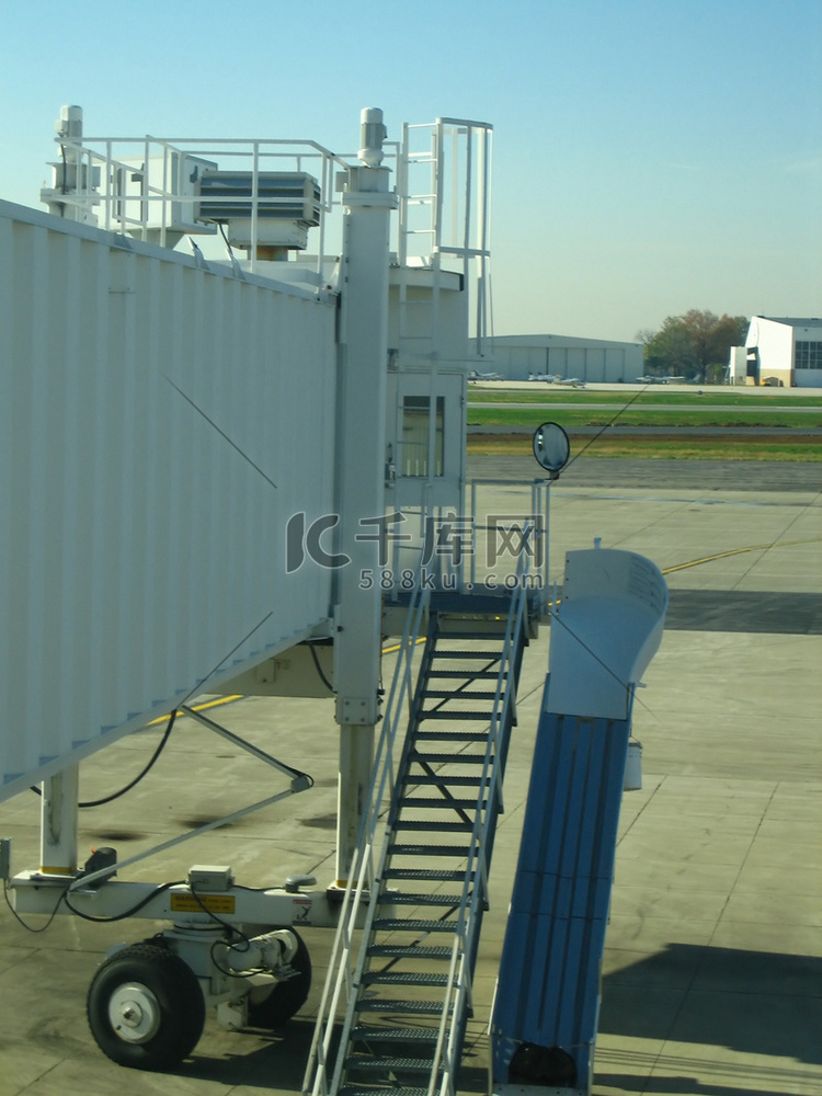 机场和飞机高清摄影大图-千库网